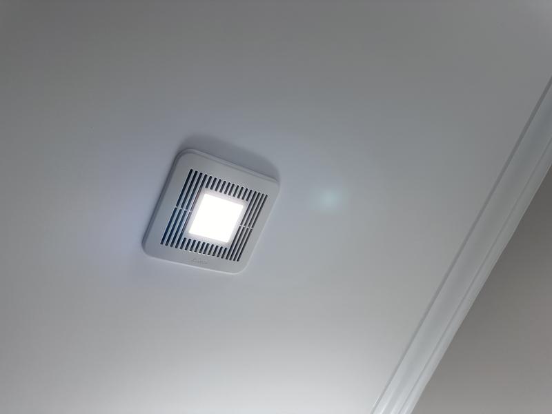 Delta Breez 0.7-Sone 110-CFM White Decorative Lighted Bathroom Fan ...