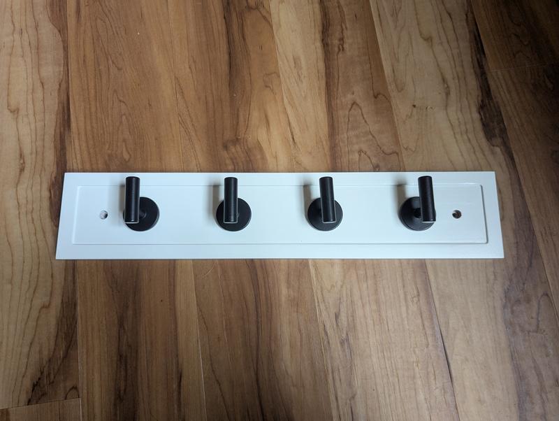 Style Selections 4 -Hook 18.75-in x 3.75-in H White/Black Decorative ...
