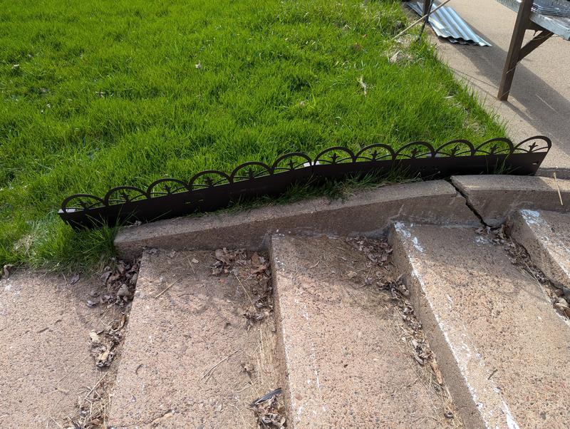 Garden Accents 3-ft x 8-in Black Rust Resistant Steel Landscape edging ...