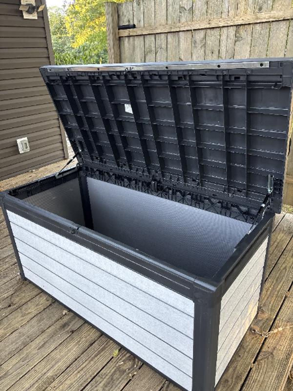 Keter Denali Durable Outdoor Storage 28.54-in L x 57.92-in 150-Gallon ...
