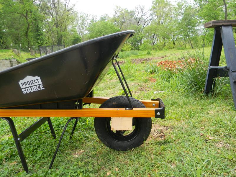 Project Source 5.5-cu ft 1 Wheel Steel Push Wheelbarrow in the ...