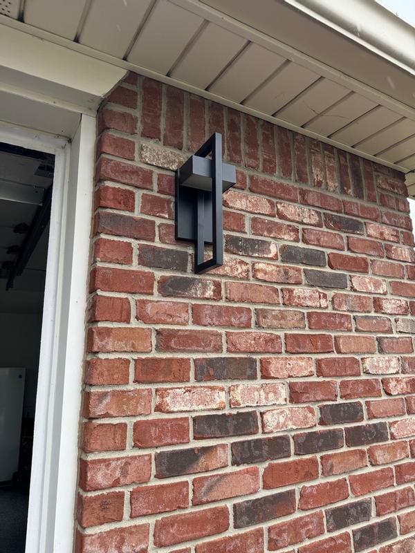 LamQee Wall Sconces Outdoor 2-Pack 16.5-in H Matte White Integrated LED ...