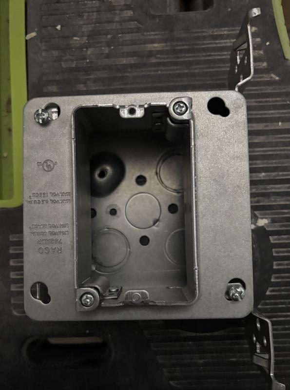 Hubbell RACO 1-Gang Square Gray Metal Electrical Box Cover 8768AMR at ...