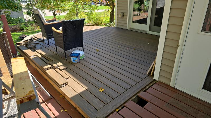 Trex Enhance Basics 1-in x 6-in x 16-ft Clam Shell Square Composite ...