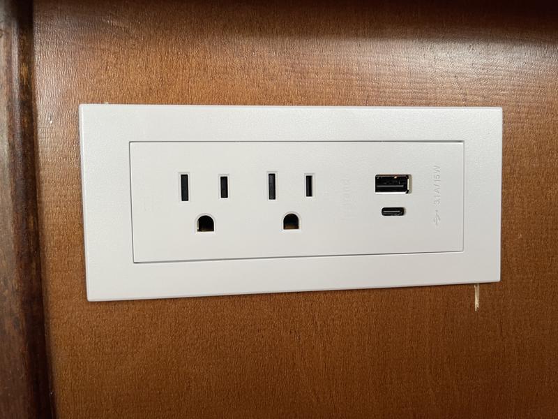 Legrand 6-ft 2-Outlet 2-USB Ports Indoor Silver Power Strip RDSZCNI at ...