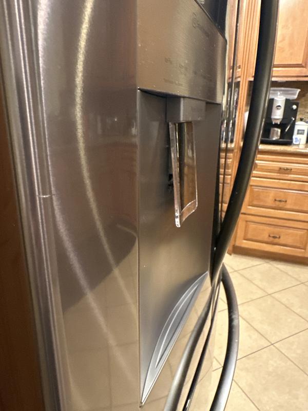 LG 29-cu ft French Door Refrigerator with Ice Maker and Water dispenser ...