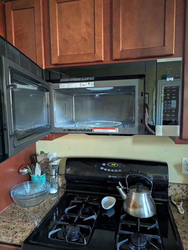 LG 1.8-cu ft 1000-Watt 29.88-in Over-the-Range Microwave with Sensor ...