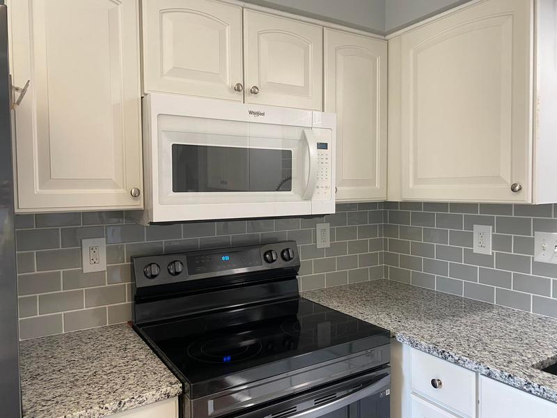 allen + roth Roaming Mist Granite Gray Kitchen Countertop SAMPLE (4-in ...