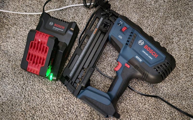 Bosch 18V Brushless 2-1/2-in 15-Gauge Cordless Finish Nailer GNH18V ...