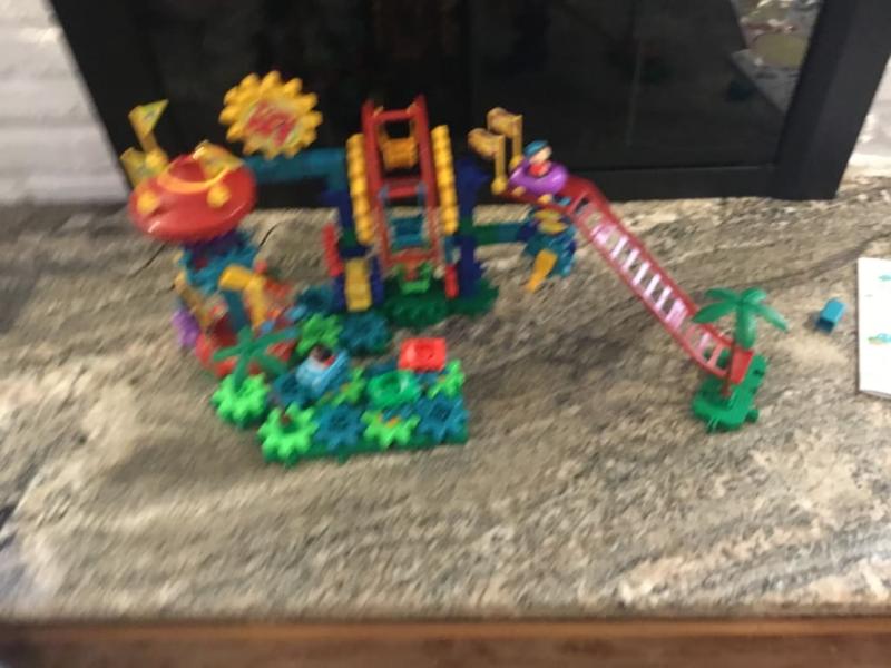 Learning Resources Gears Gears Gears Dizzy Fun Land Motorized Gears Set ...