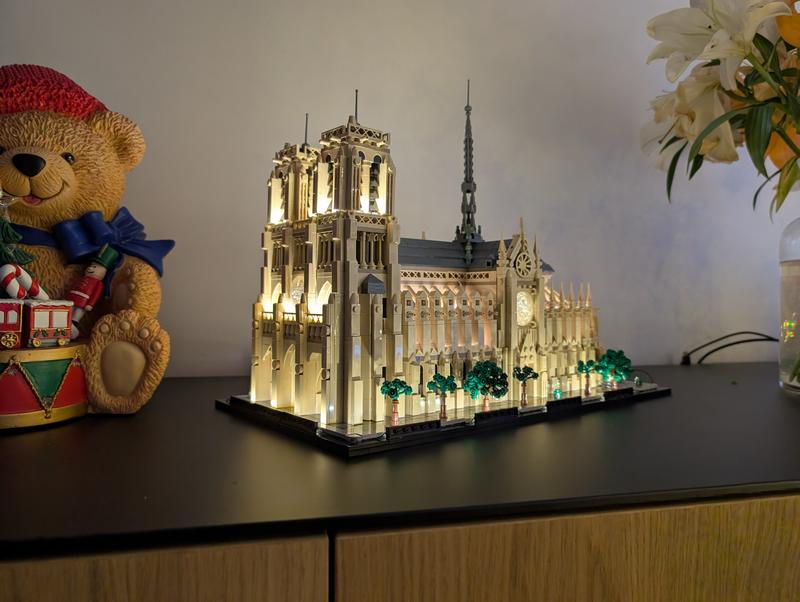 LEGO® Architecture Notre-Dame de Paris Building Set 21061 - Macy's