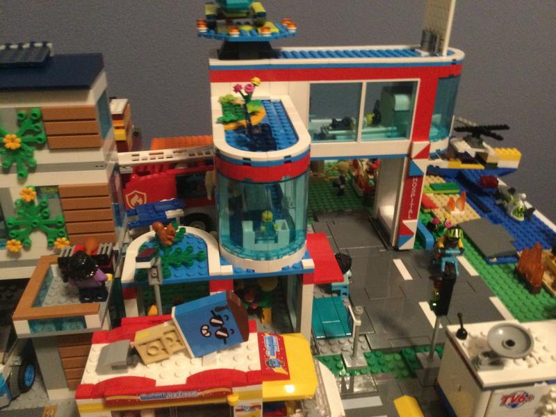 LEGO® City Hospital, 816 Pieces - Macy's