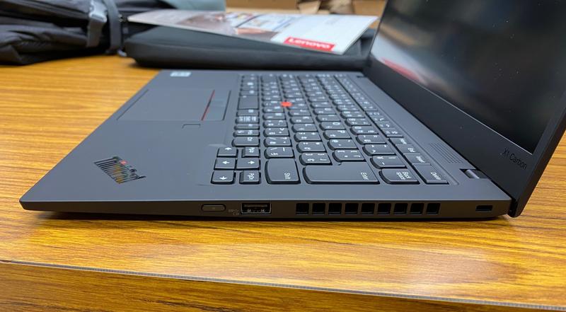 ThinkPad X1 Carbon Gen 8 ビジネス向けノートブック | レノボ ThinkPad X1 Carbon Gen 8 ビジネス向けノートブック | レノボ