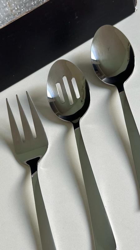 Oneida Avery 90-Pieces Polished Modern Flatware H083090A at Lowes.com