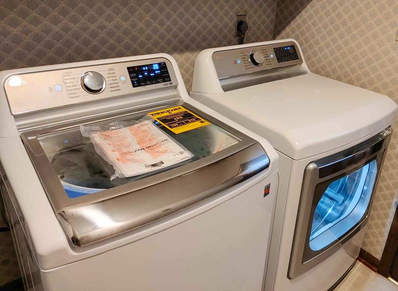 LG TurboWash 3D 5.5-cu ft Impeller Smart Top-Load Washer (White) ENERGY ...