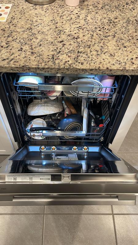 LG FlushFit 24-in Top Control Built-in Dishwasher ( Printproof ...