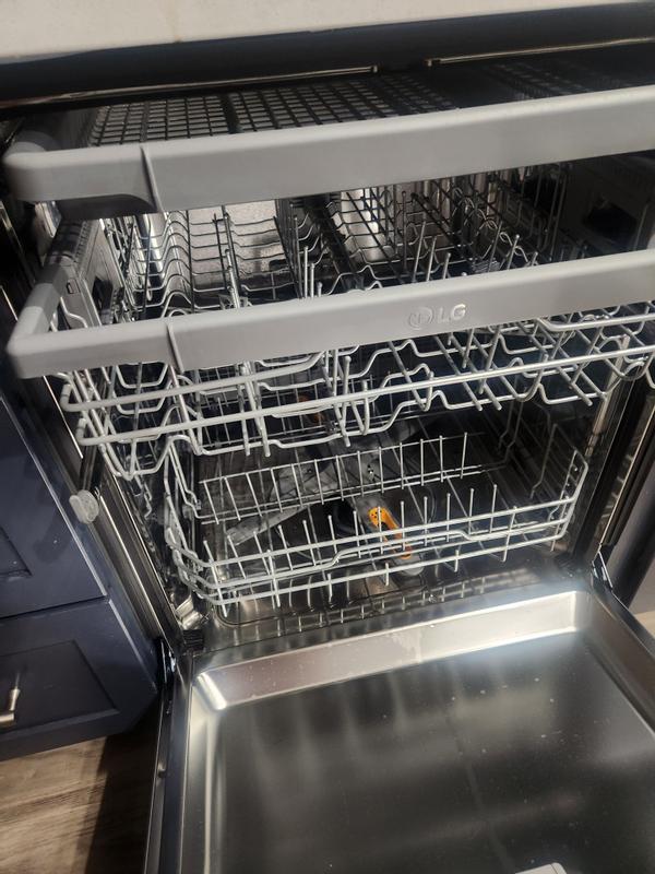 LG 24-in Top Control Smart Built-In Dishwasher With Third Rack ...
