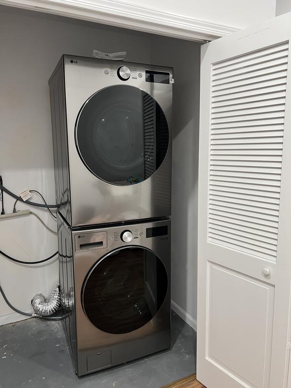 LG 7.4-cu ft Stackable Vented Gas Dryer with Steam Cycle ( Graphite ...