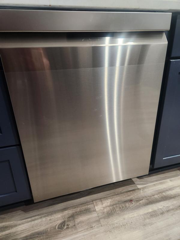 LG 24-in Top Control Smart Built-In Dishwasher With Third Rack ...