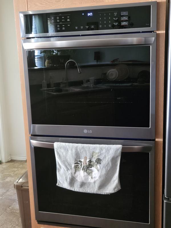 LG 30-in Smart Double Electric Wall Oven with Air Fry Single-fan and ...