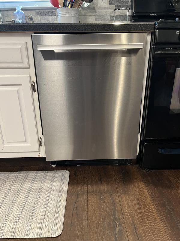 LG FlushFit 24-in Top Control Built-in Dishwasher ( Printproof ...
