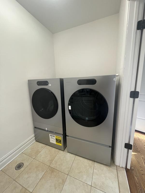 Shop LG SIGNATURE Large High Efficiency Stackable Steam Cycle Front ...