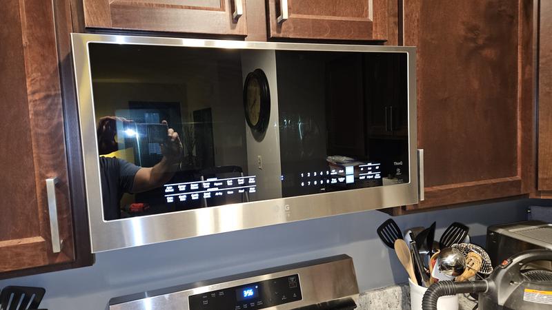 LG LG STUDIO STUDIO 1.7-cu ft Air Fry Over-the-Range Convection ...