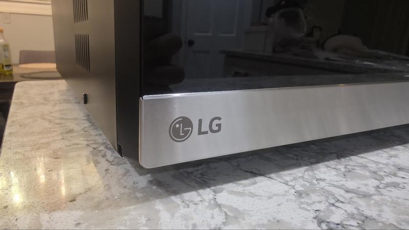 LG 2-cu ft Large 1200-Watt Sensor Cooking Controls Countertop Microwave ...