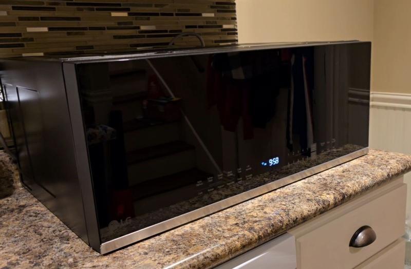 LG 1.3-cu ft 1000-Watt Low Profile 29.88-in Over-the-Range Microwave ...