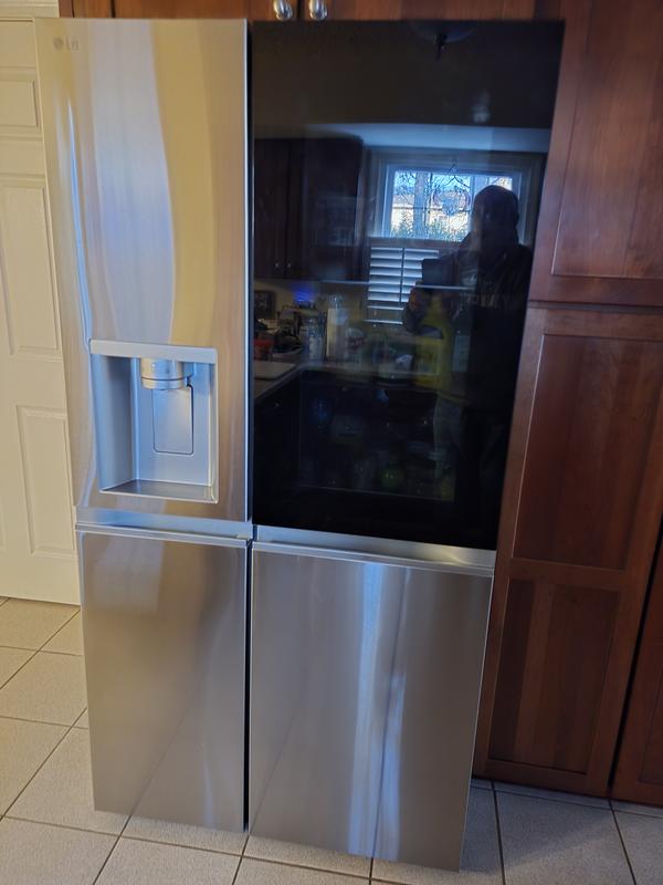 LG 27.1-cu ft Side-by-Side Refrigerator Smart with Ice Maker, Water and ...