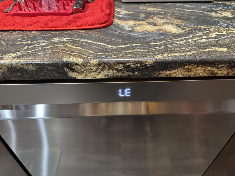 LG QuadWash Pro 24-in Top Control Smart Built-In Dishwasher With Third ...