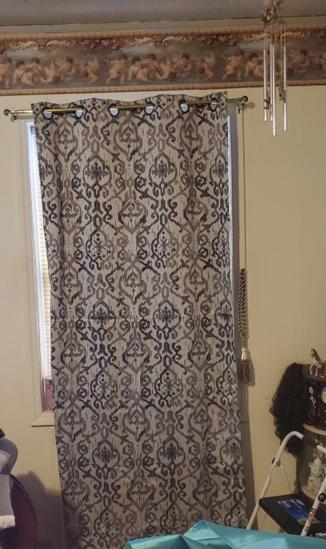 Sun Zero 84-in Coal Trellis Blackout Standard Lined Grommet Single ...