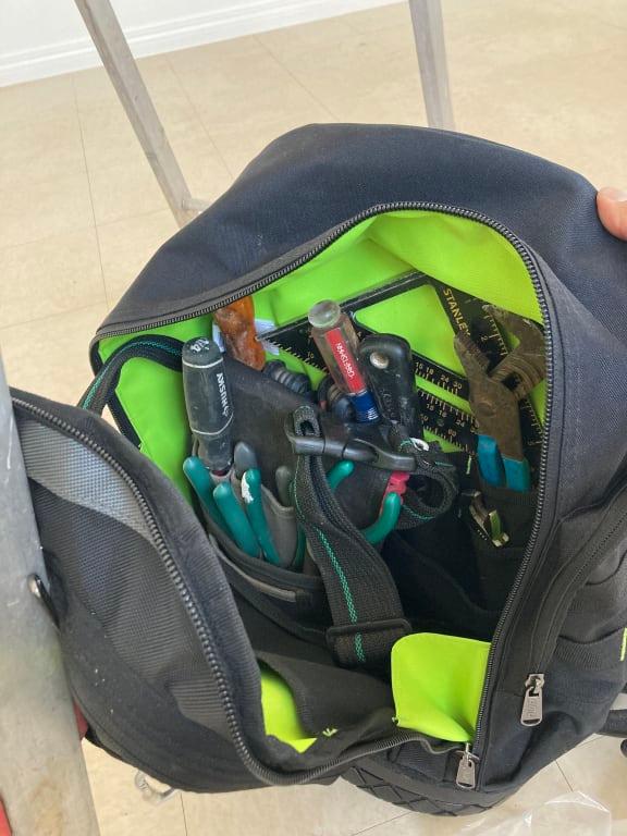 AWP Black Polyester 15-in Zippered Backpack 1L-22419-2 at Lowes.com