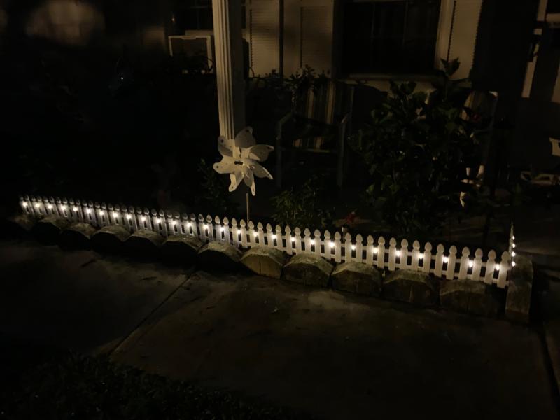Garden Border Fence With Solar Lights - Garden Design Ideas