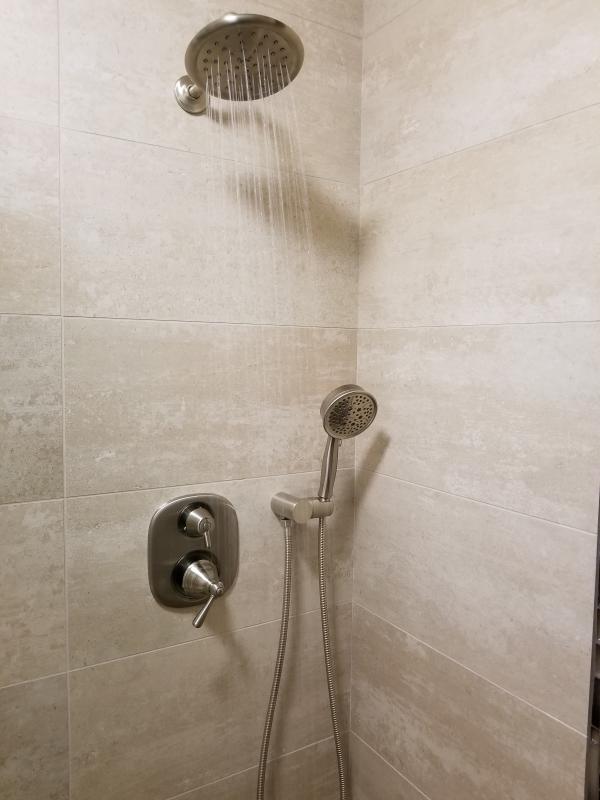 Moen Exact Temp Oil Rubbed Bronze 7-in Round Fixed Rain 1.75 GPM ...