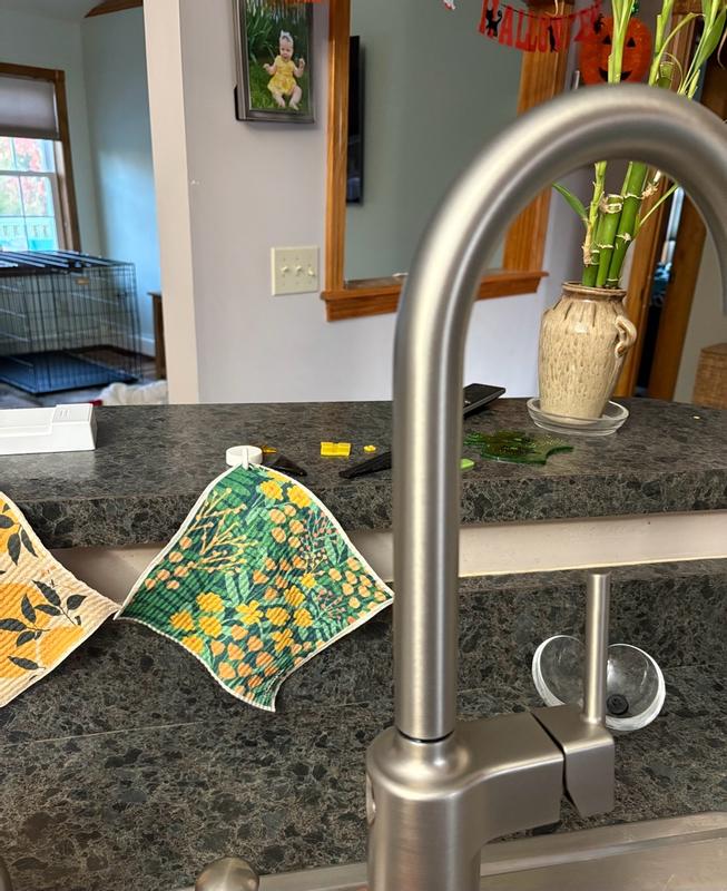 Moen Inara Spot Resist Stainless Single Handle Deck-mount Pull-down ...