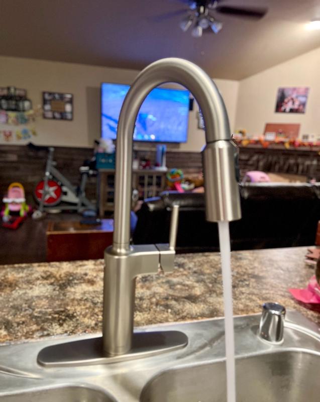 Moen Inara Spot Resist Stainless Single Handle Deck-mount Pull-down ...