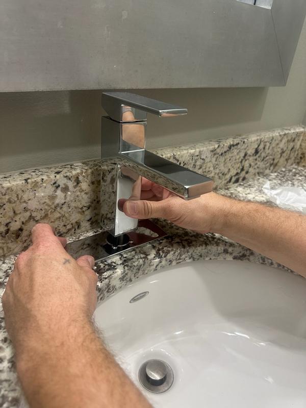 Moen Revyl Chrome Single Hole 1-Handle WaterSense Bathroom Sink Faucet ...
