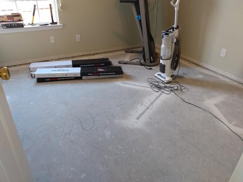 Mohawk Elite Double Shot Oak Brown 20-mil x 7-in W x 48-in L Waterproof ...