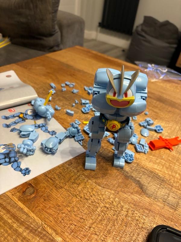 Pokemon Machamp Building Toy Kit 399 Pieces with 1 Poseable Figure for ...