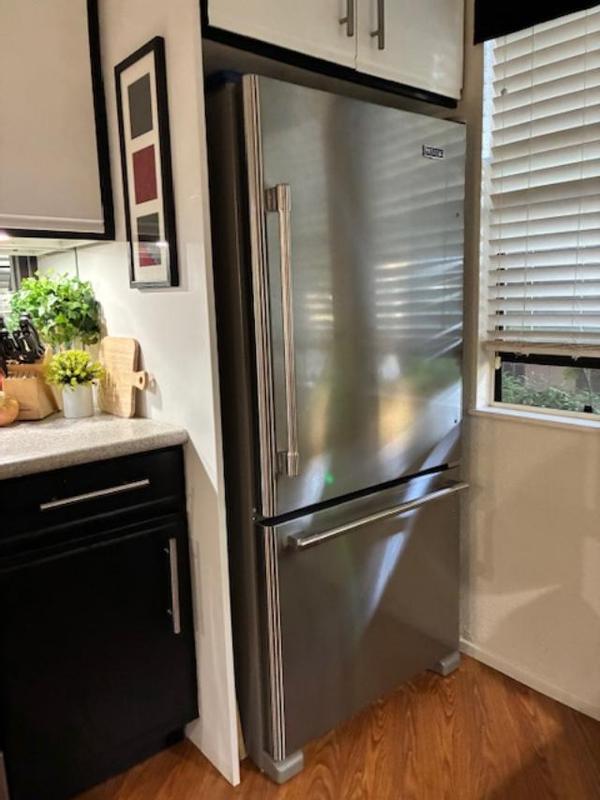 Maytag 18.7-cu ft Standard-Depth 30-in Wide Bottom-Freezer Refrigerator ...