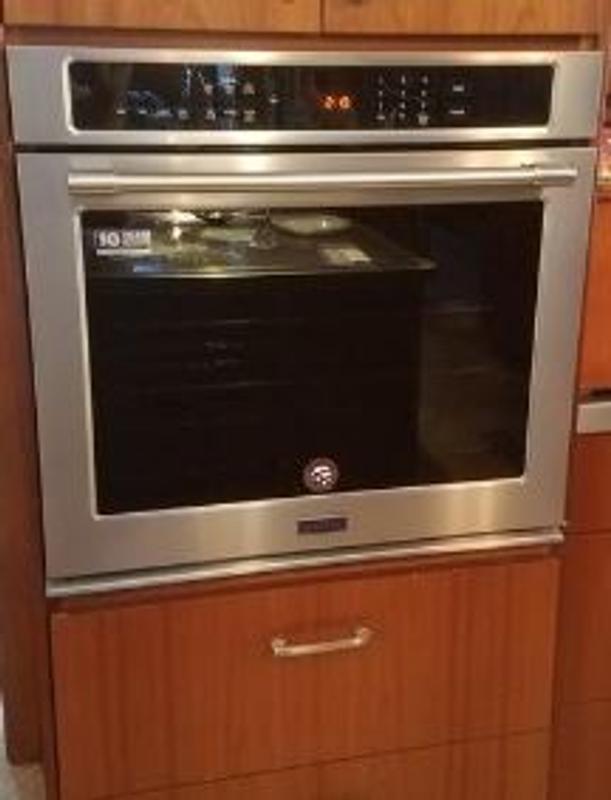 Maytag 30-in Single Electric Wall Oven with Air Fry Single-fan and Self ...