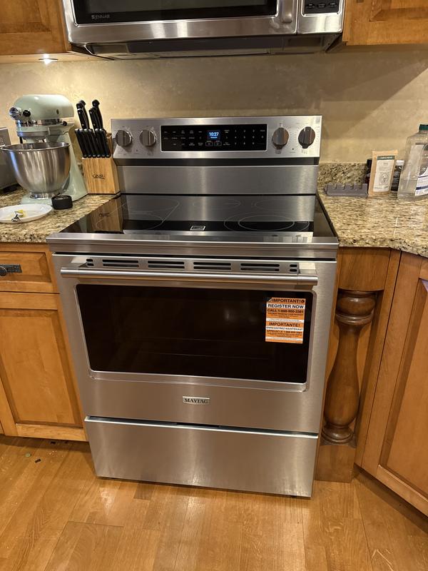 Maytag 30-in Glass Top 5 Burners 5.3-cu ft Self-Cleaning Air Fry ...