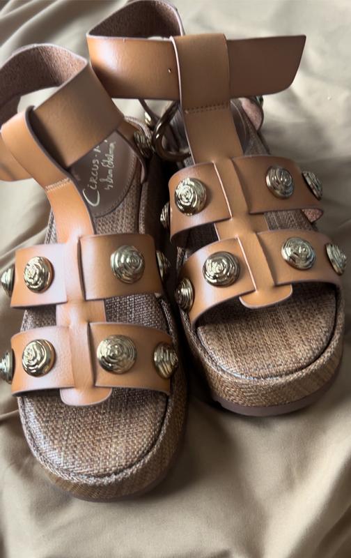 Circus NY by Sam Edelman Women's Katy Stud Platform Fisherman Sandals ...