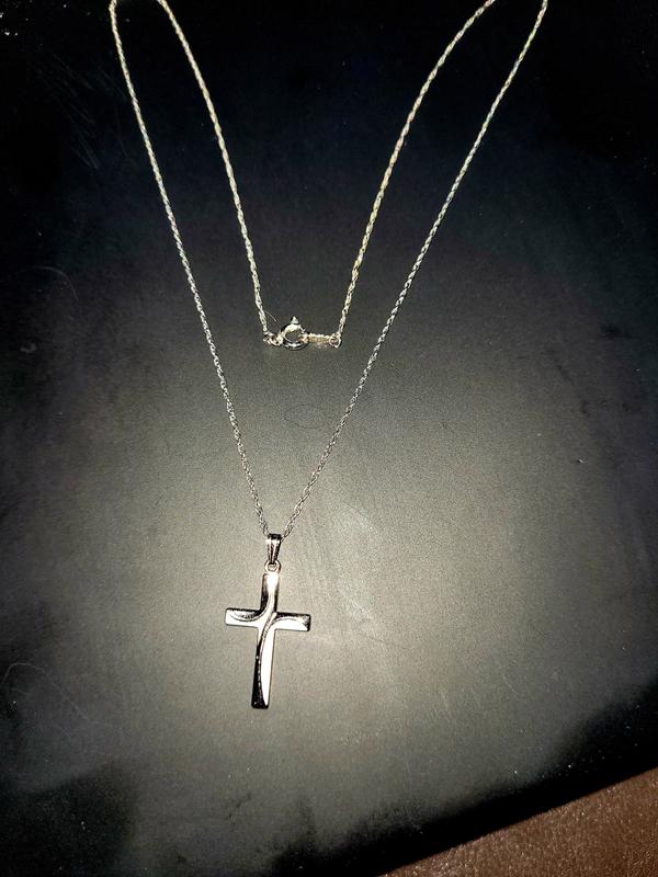Sam s club cross yesteryear necklace