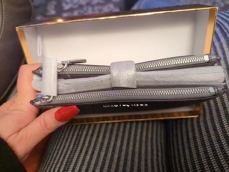 Logo Jet Set Double Zip Wristlet In Gift Box