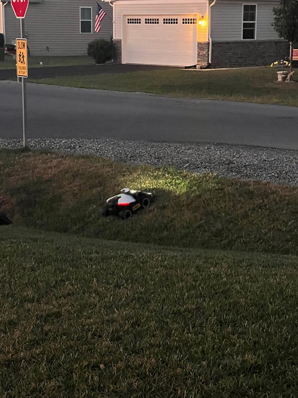 MAMMOTION LUBA mini AWD 800H Robotic Lawn Mower with GPS Assisted ...