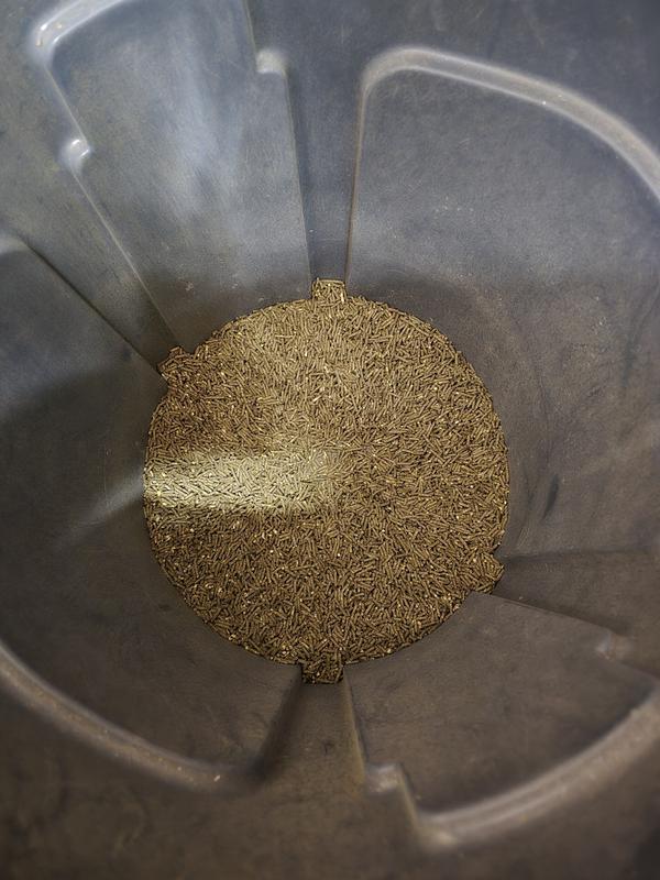 Manna Pro Select Series PRO Formula Premium Pelleted Feed for Rabbits ...