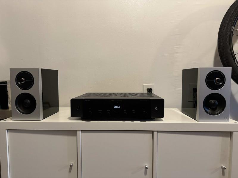 Marantz STEREO 70s 8K 2-Channel Home Theater Receiver with HEOS Built ...
