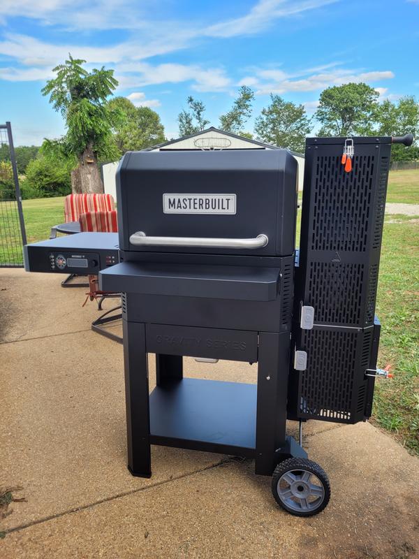 Masterbuilt Gravity Series 600 22-in W Black Charcoal Grill in the ...